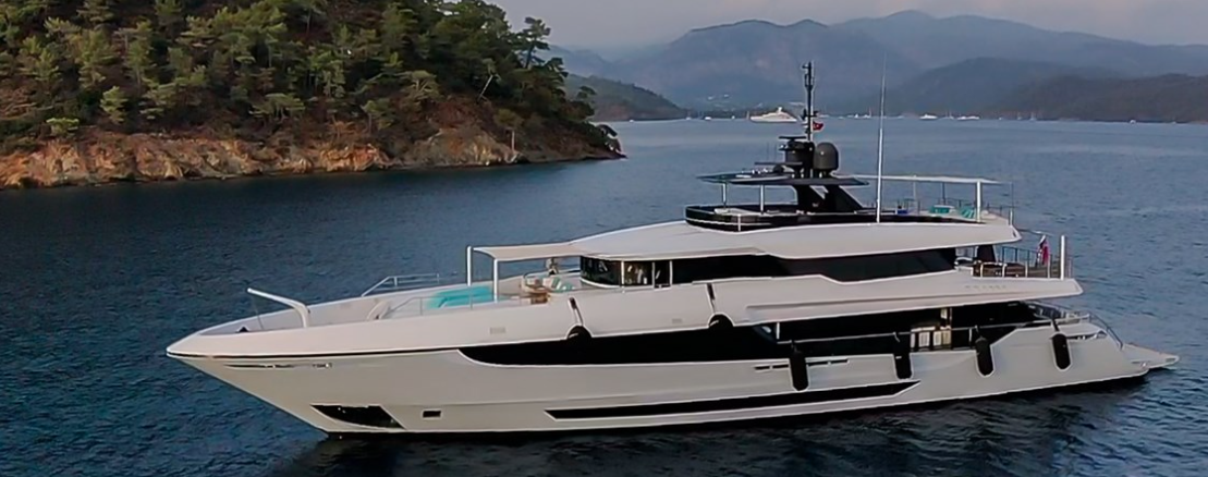 Why a Private Crew is Essential for Safe and Luxurious Personal Yacht ...